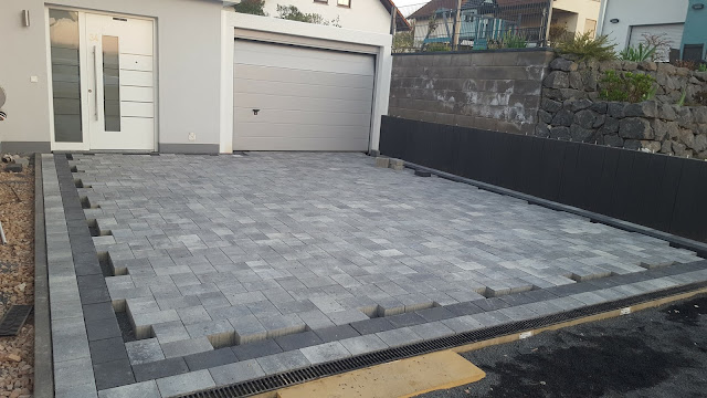 Baublog - Wir bauen in Neesbach: Es wird gepflastert