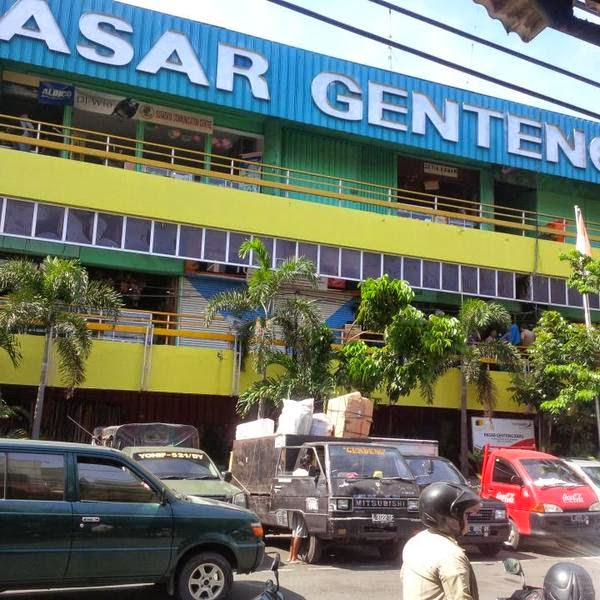 traditional markets: Pasar Genteng Surabaya HD Wallpaper