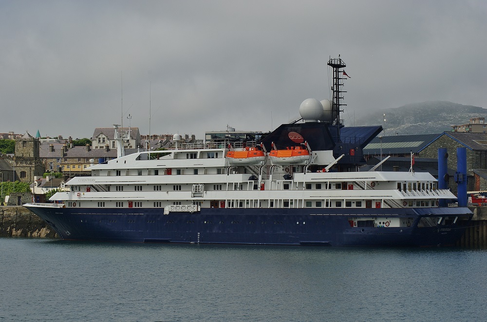 VESSELS AT HOLYHEAD: Two pictures from the 2nd June 2017, Corinthian a ...