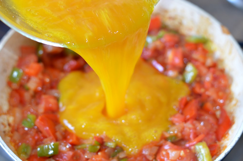 Omleta turceasca cu legume - Menemen - CAIETUL CU RETETE