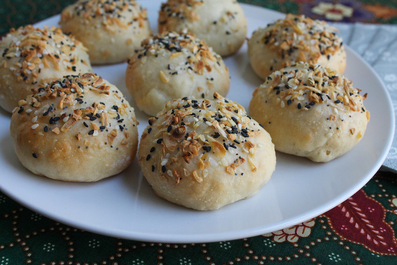 Food Lust People Love: Stuffed Bagel Balls