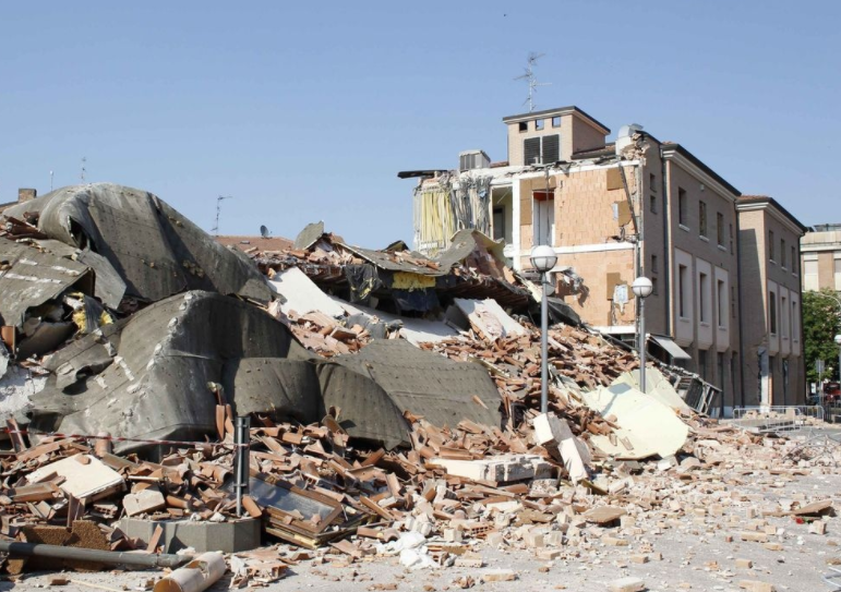 NATURAL HAZARDS AND DISASTER MANAGEMENT: AN OVERVIEW - Pen2Print Services