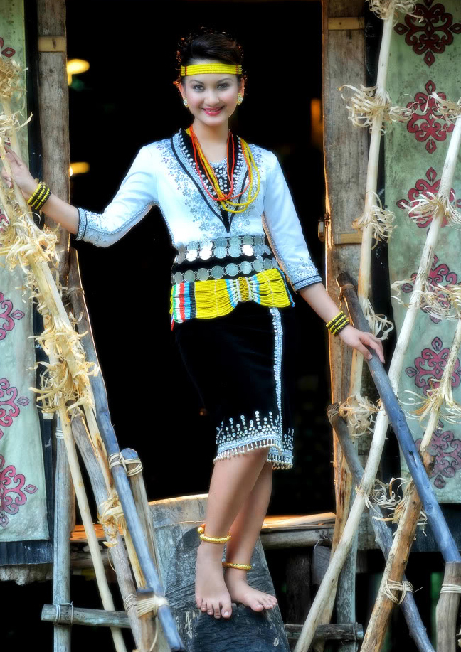 Long pa'sia: pakaian tradisional bangsa Lundayeh