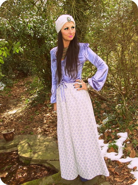 Vintage Vixen: Gypsy Woman