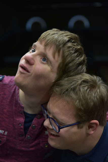 3ème Rideau: Complicité sur scène