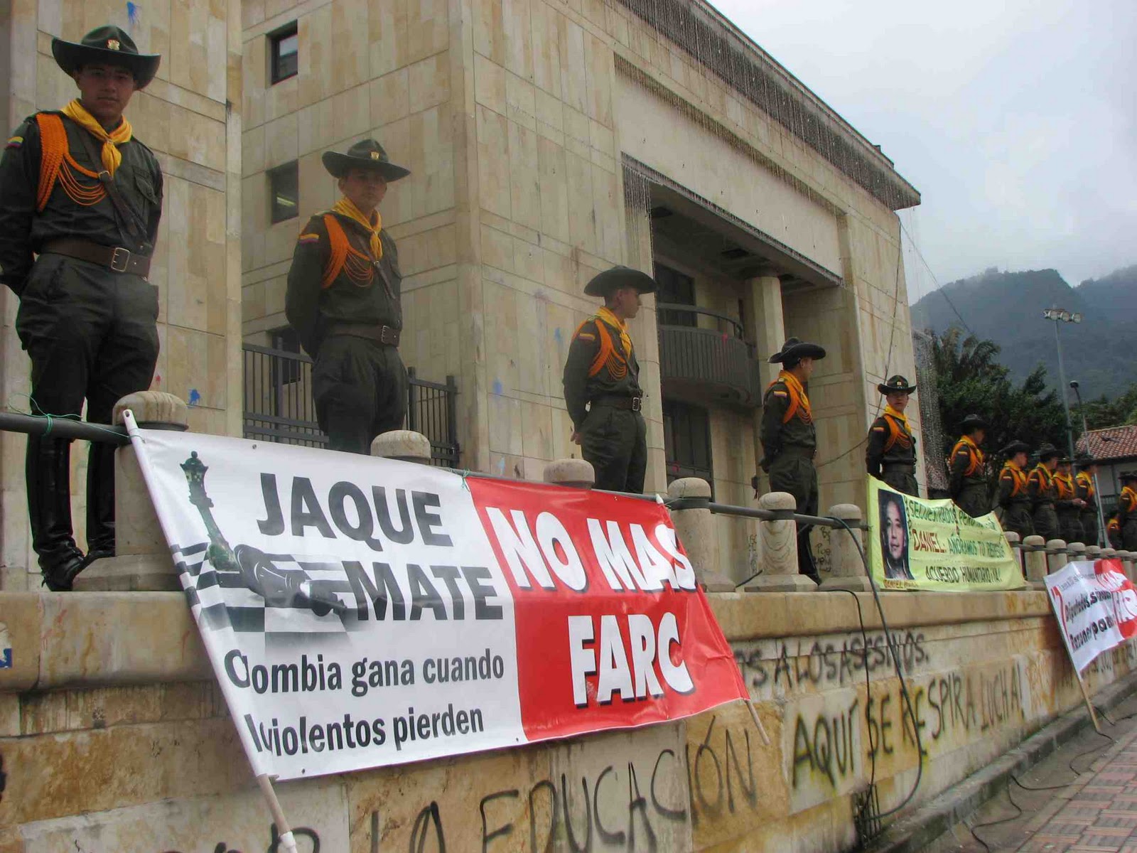 Mike's Bogota Blog: No More FARC!