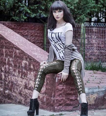 DARIA JANE biografia neromantata a singurei femei cu wiki de vlogger ...