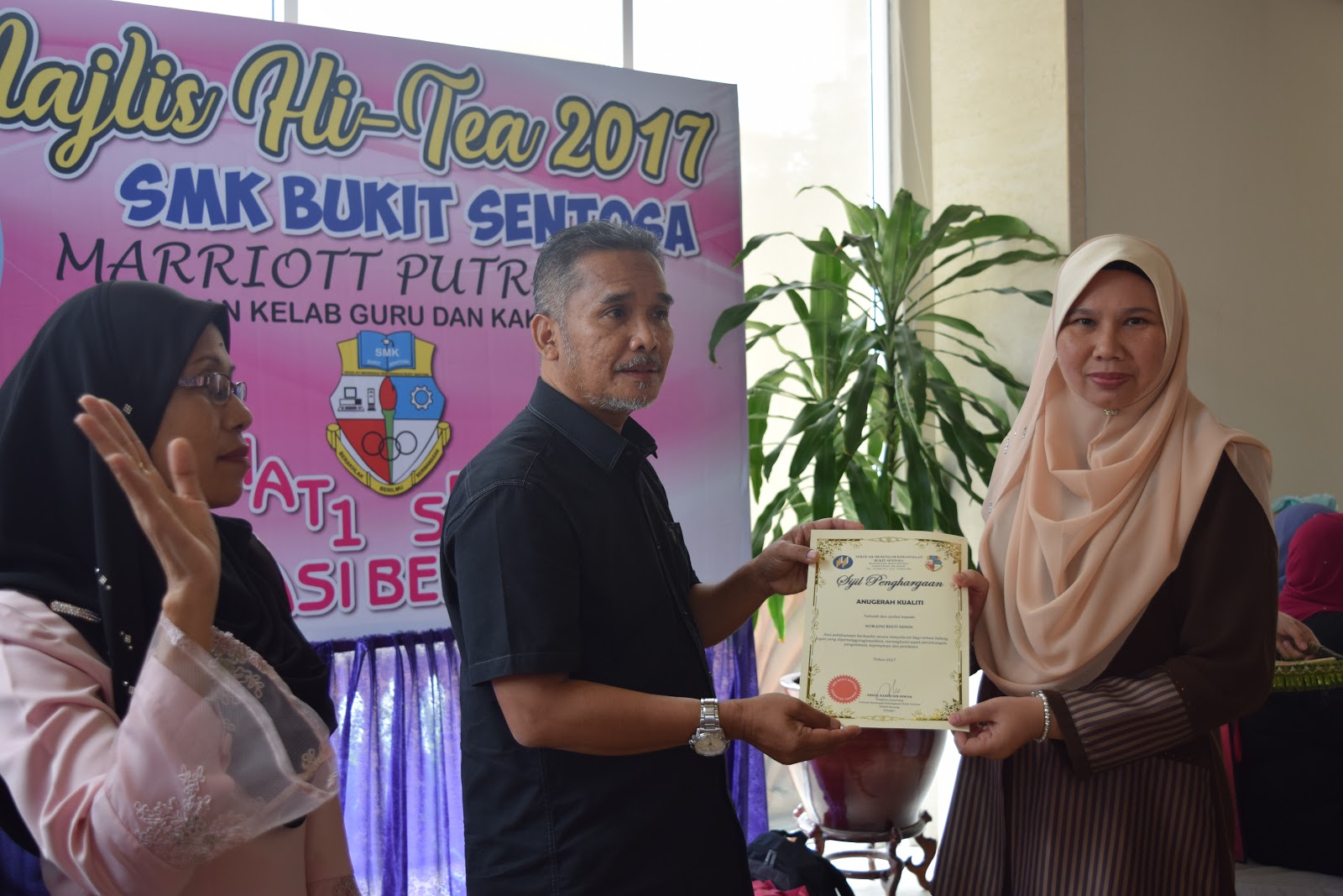 SMK BUKIT SENTOSA: Majlis Hi-Tea SMKBS
