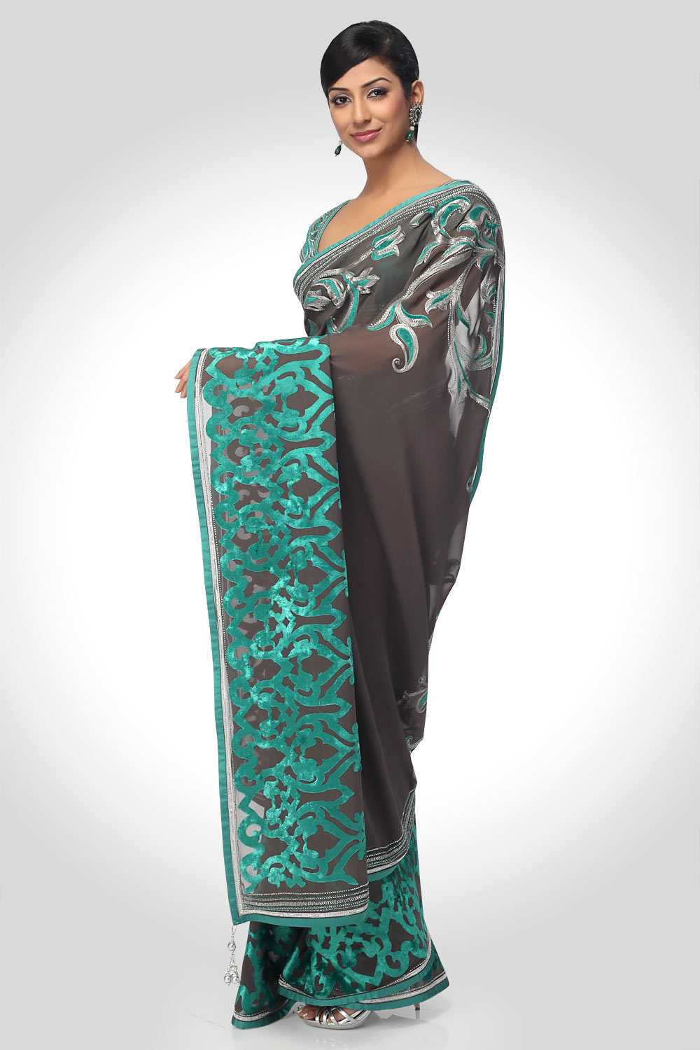 Saree Without Blouse Models