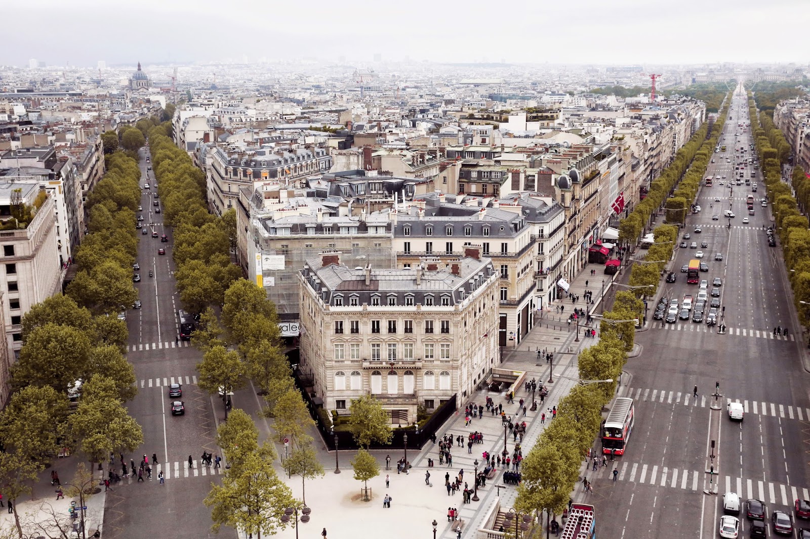 Paris City Guide For Bloggers and Instagrammers - Modern and Luxe