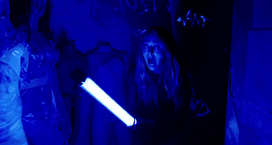 The Horror Club: Trailer: Lights Out (2016)