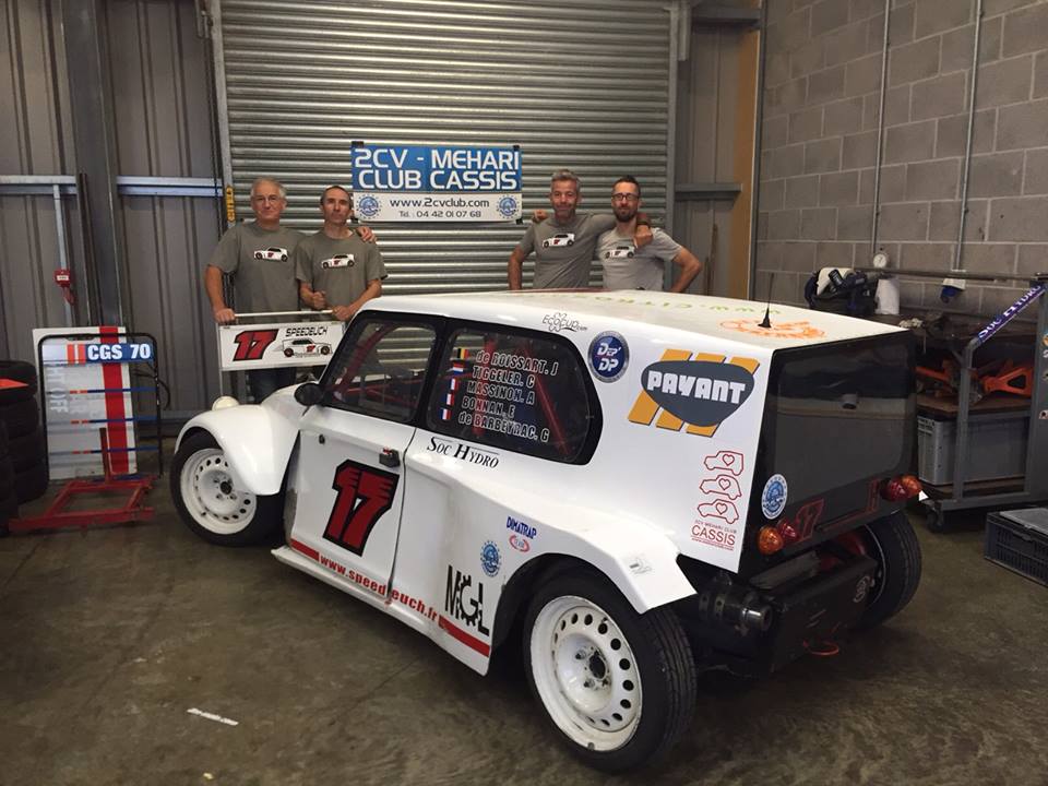 RAID 2CV CINOCHE: 24 heures 2cv Racing Cup à Anglesey (GB)