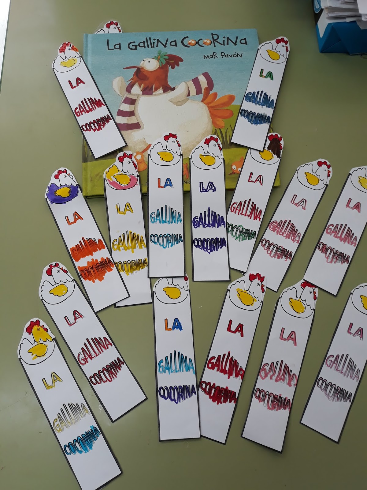 Aula Infantil Ana Belén: EL CARNAVAL DE LOS ANIMALES: GALLOS Y GALLINAS