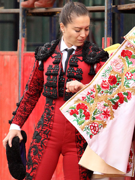 VUELTA AL RUEDO: La colombiana Rocío Morelli debutará como matadora en ...