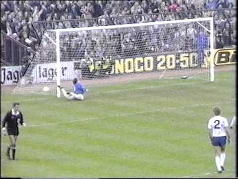 That 1980s Sports Blog: Goal nets, posts, and stanchions of the 1980s