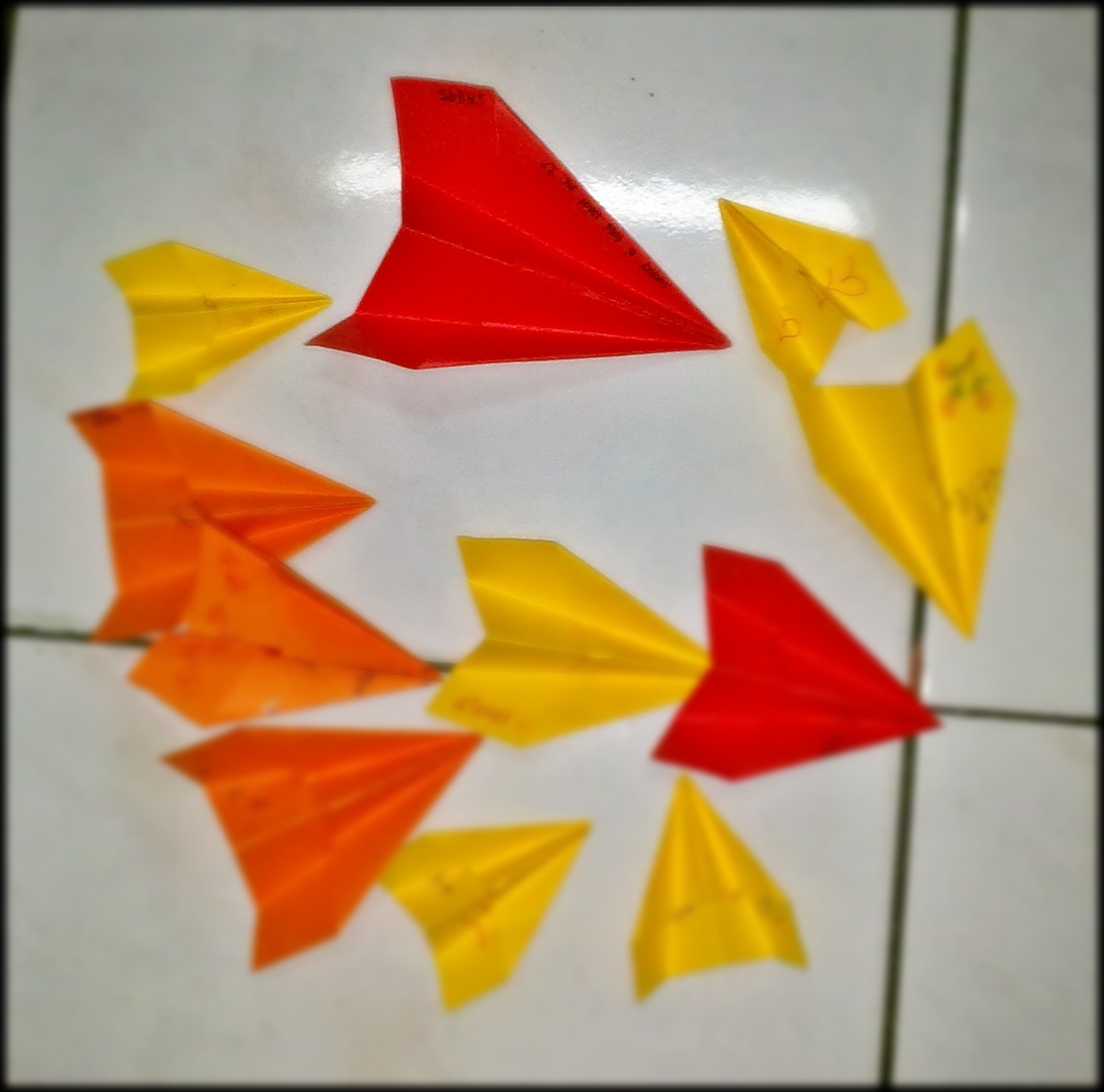 D.U.N.I.A D.I.A.N.A: The Story of Kapal Terbang Kertas