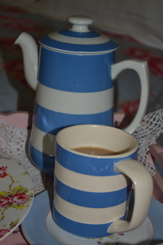 French Blue and Peachy Pink: Breakfast In Bed...........Cornishware ...