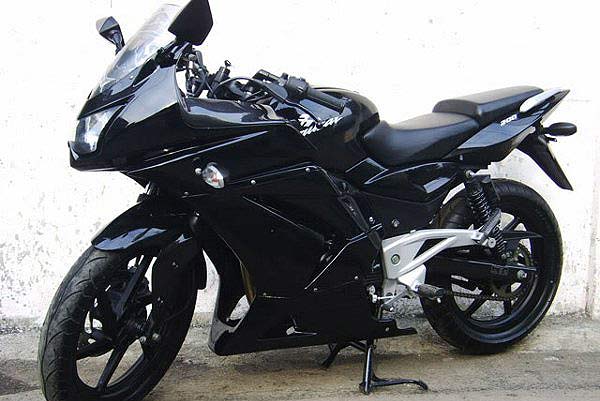 Bajaj Pulsar 220 Modified: Examples, Images, Builder's List - MOTOAUTO