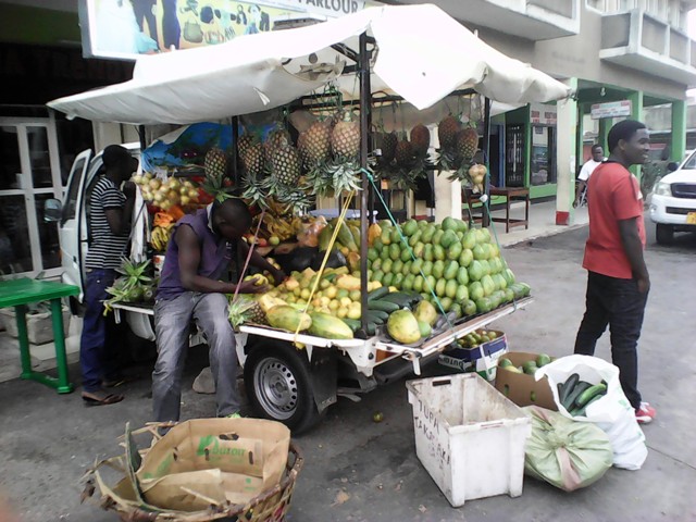 MJASILIAMALI MUUNZA MATUNDA KWA TORORI MPAKA KUNUNUA GARI KWA MATUNDA ...