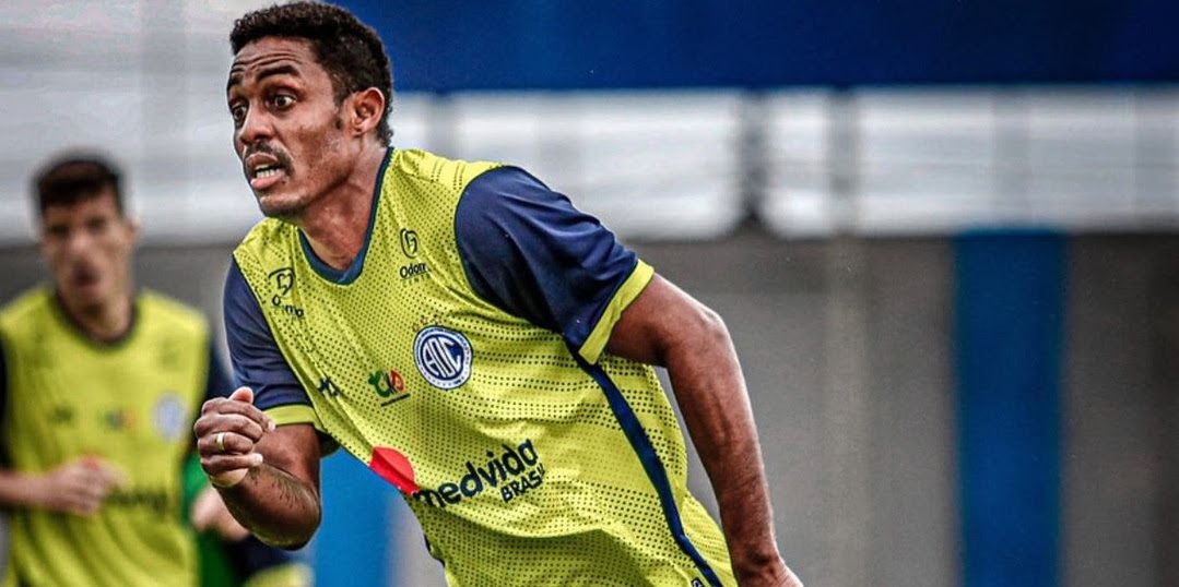 Alex Henrique vive expectativa de estreia pelo Confiança ~ O Curioso do ...