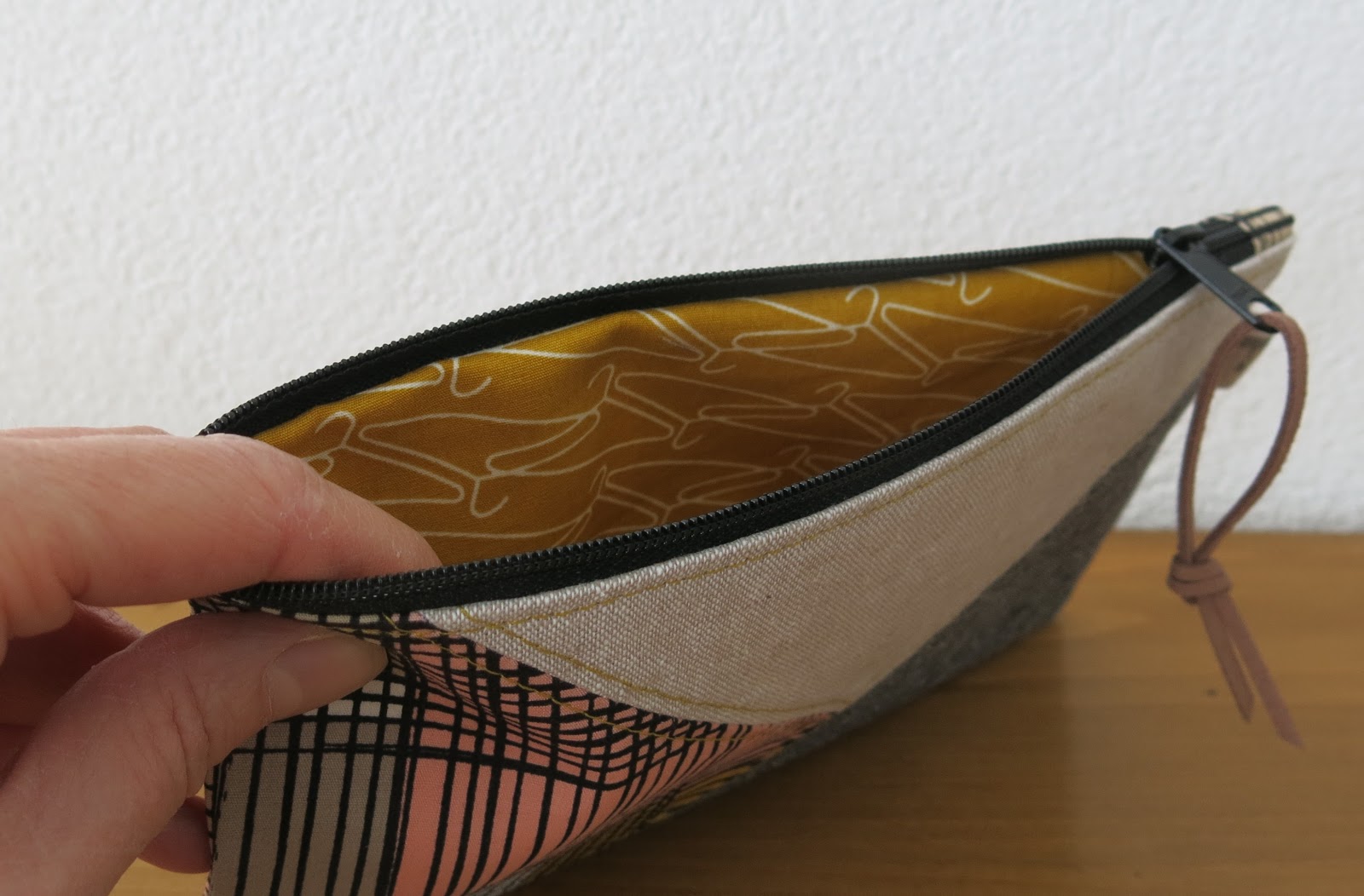 Luna Lovequilts: Three different zippered pouches