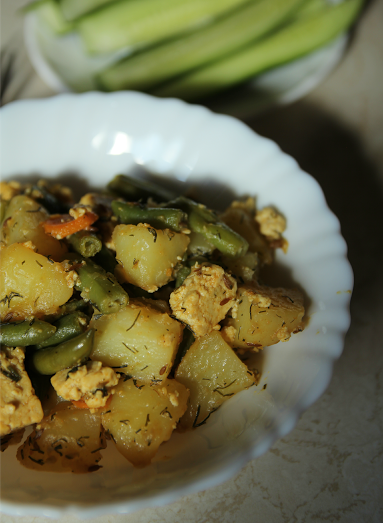 Lazy Vegan: Potatoes with Tofu and Green Beans