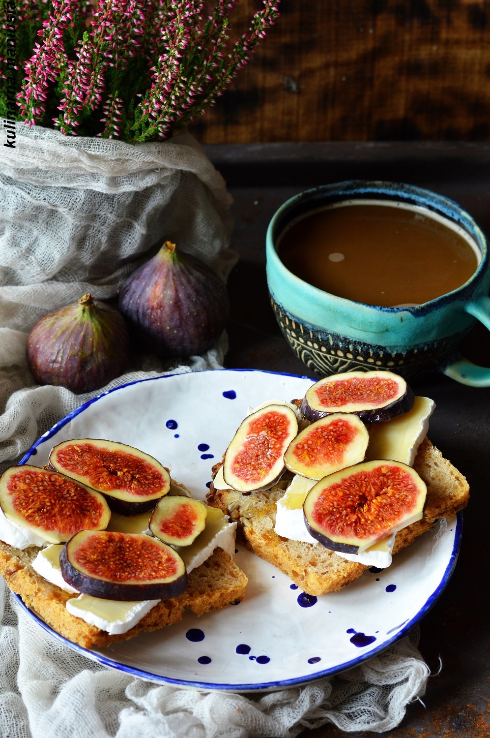 Kanapki z serem pleśniowym i figą