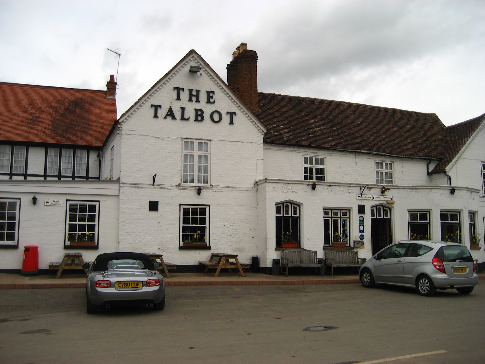 Walking the Chesters: Worcester - Elgar, Swans and Daffodils