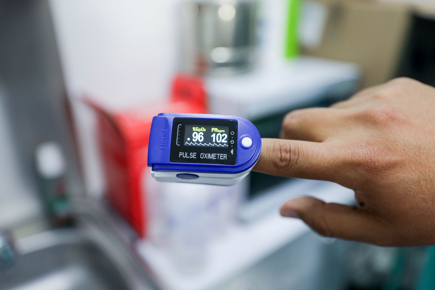 ¿Cuáles son las especificaciones técnicas de un oxímetro de pulso de ...