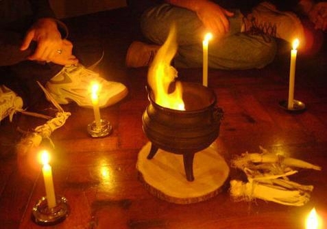 TRAVAUX OCCULTES DU GRAND MEDIUM MARABOUT DJITRIMIN: Rituel de magie ...