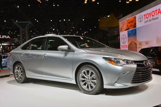 Oto Cloud: 2015 Toyota Camry Luxury and Phenomena