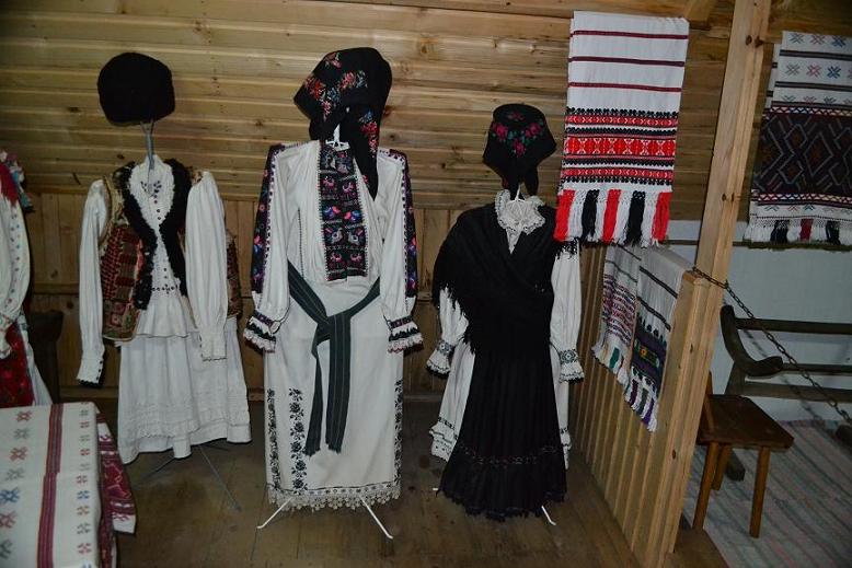 Costume populare taranesti