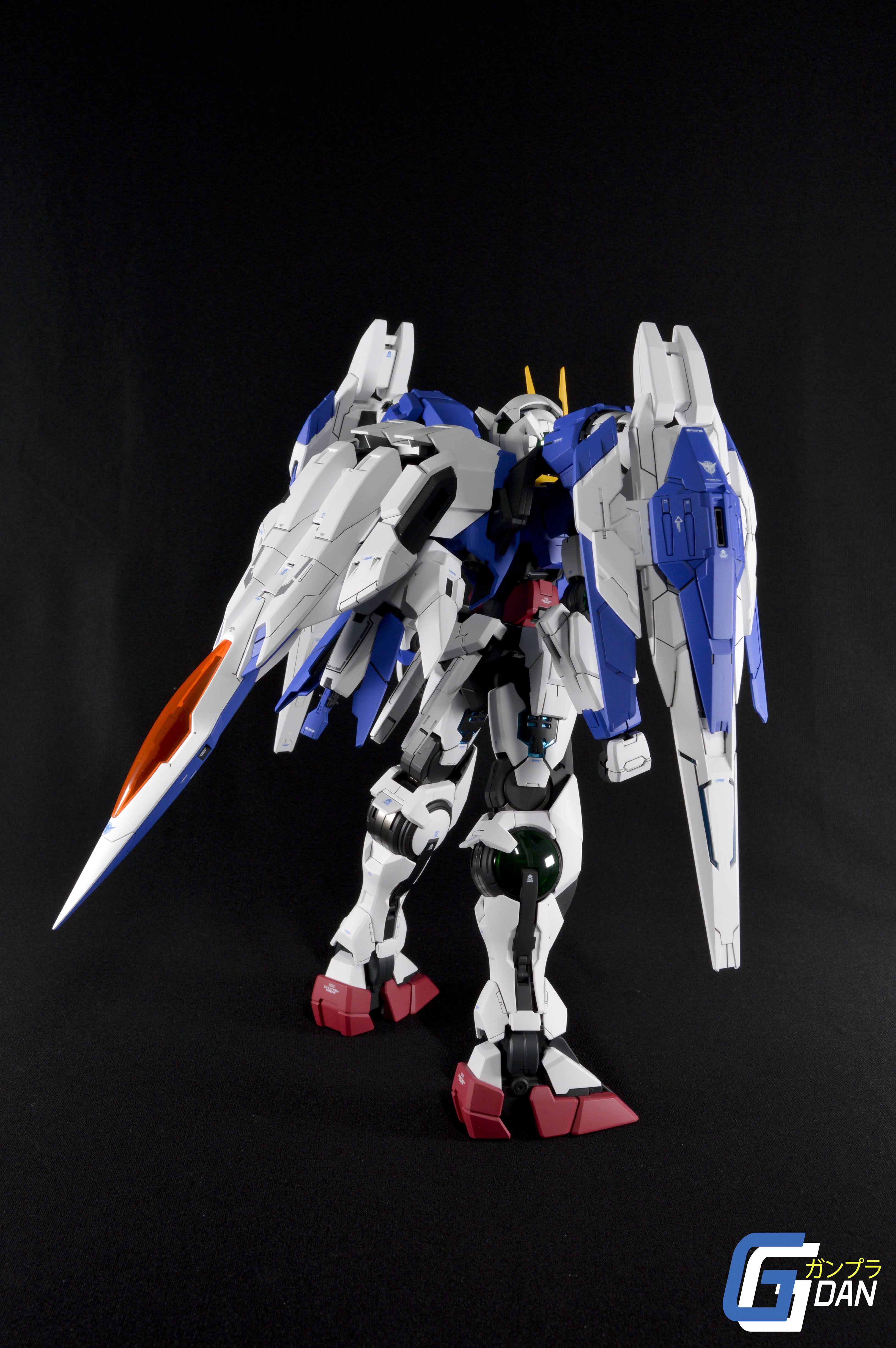 Perfect Grade Gundam 00 Raiser
