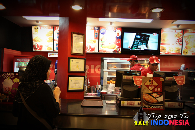 ChiLaBaey's Spot: Trip To Bali Day 1 - Teh Botol & KFC... Menu Pelik ...