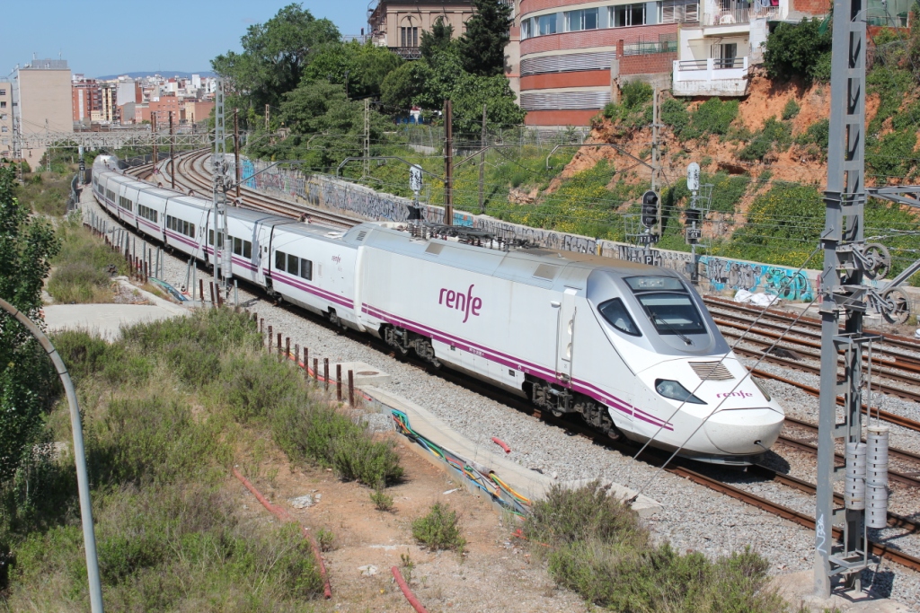 Rails sense fronteres: Tren automotor de velocitat alta, sèrie 130 de ...