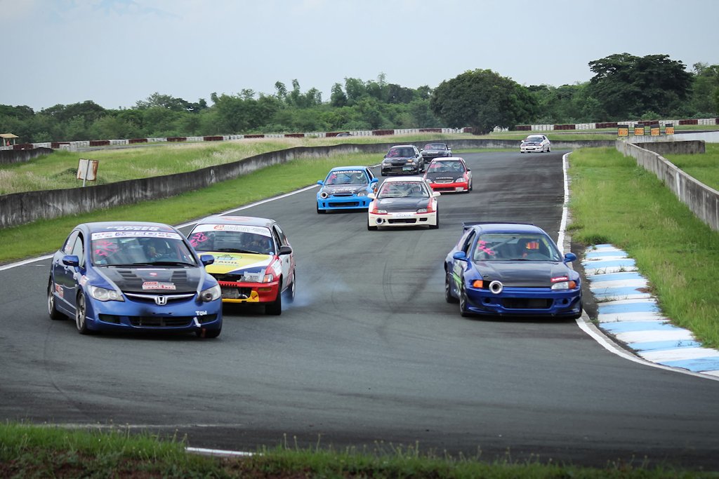 Close Racing Action at FlatOut Race Series Round 3 | CarGuide.PH ...