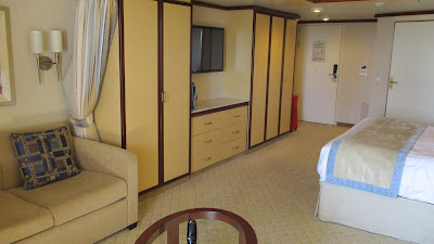 Deb's Days: Royal Princess Handicap Accessible Mini Suite Cabin