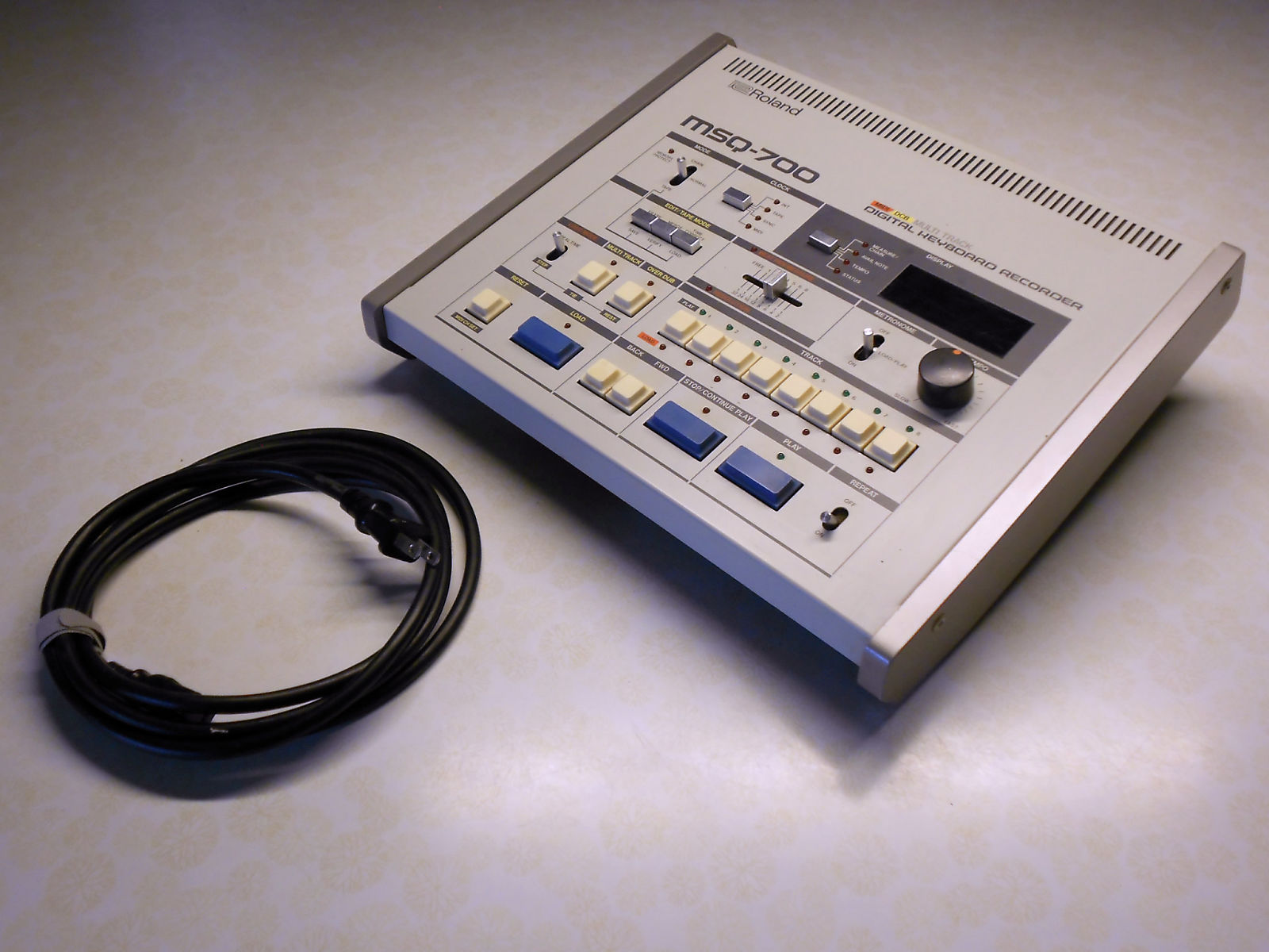 MATRIXSYNTH: Roland MSQ-700 - Vintage MIDI sequencer with Din-Sync and ...