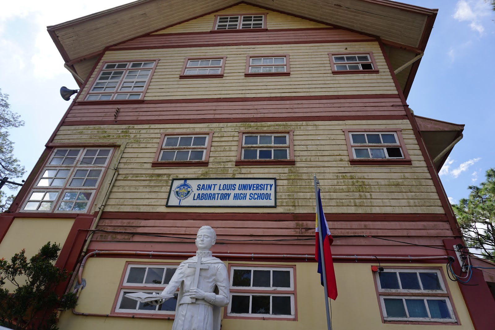 The 5th Batch SEA Teacher Student Exchange in Saint Louis University ...