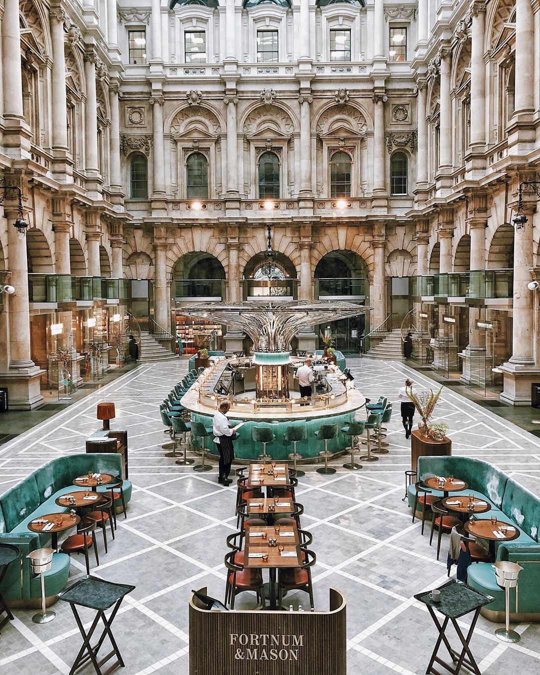 Gracious Opulence ~ 𝒲𝑒𝑒𝓀𝑒𝓃𝒹 𝐹𝒶𝓋𝑜𝓇𝒾𝓉𝑒𝓈 | Cool Chic Style Fashion