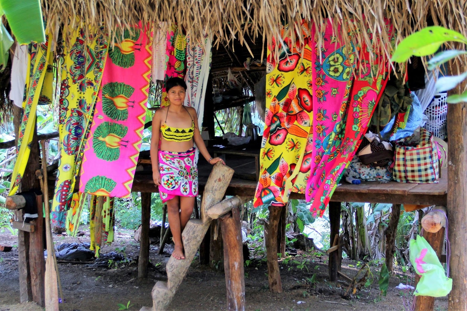 Fieggentrio: Paalwoningen: Emberá- indianen (Panama)