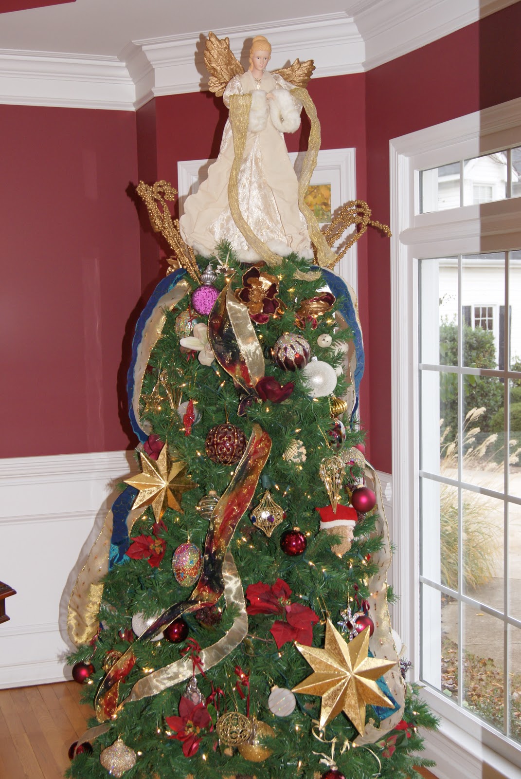 It's the Little Things: How to Layer a Christmas Tree