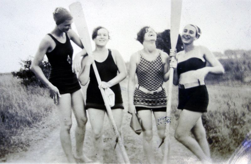 You Make Me Laugh! Here Is a Cool Snap Collection of People Laughing in ...