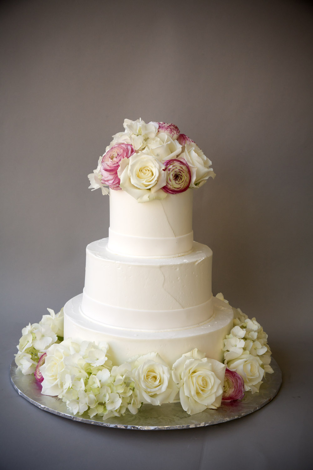 A Simple Cake: Fresh Flowers on our Ribbon Band cake