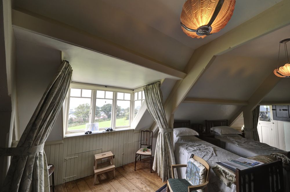 A la Ronde: The 16-Sided House That’s Never Short of Sunlight | Amusing ...