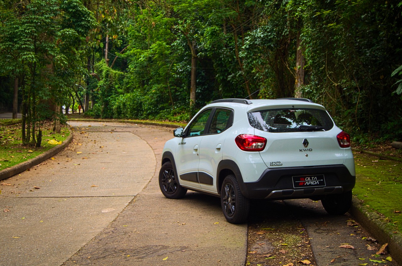Volta Rápida: 2020 Renault Kwid Outsider 1.0 MT5; o mais racional ...