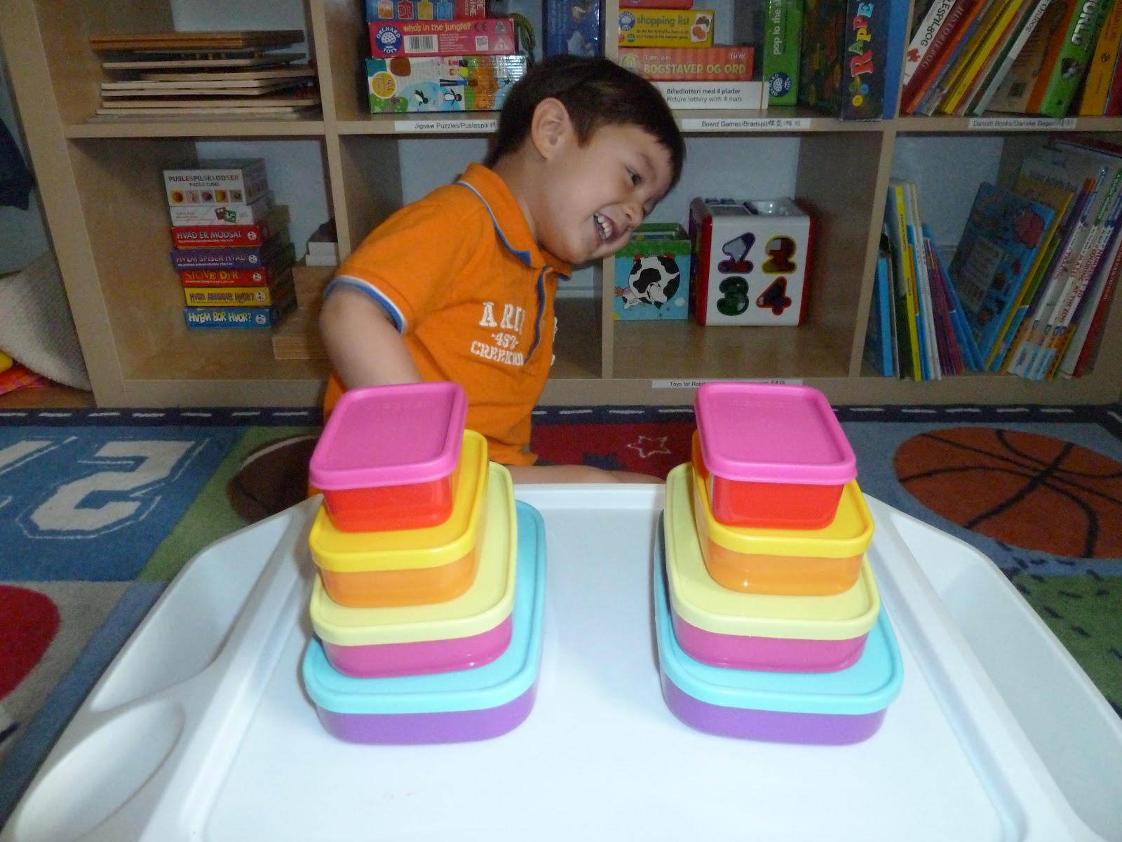Family FECS: Montessori Activity: Opening & Closing Containers with Lids
