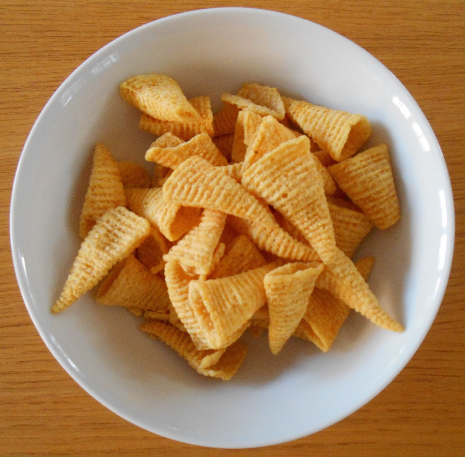 Cheeseburger Crisps & Other Stories: Osem Apropo Sour Cream Flavour ...