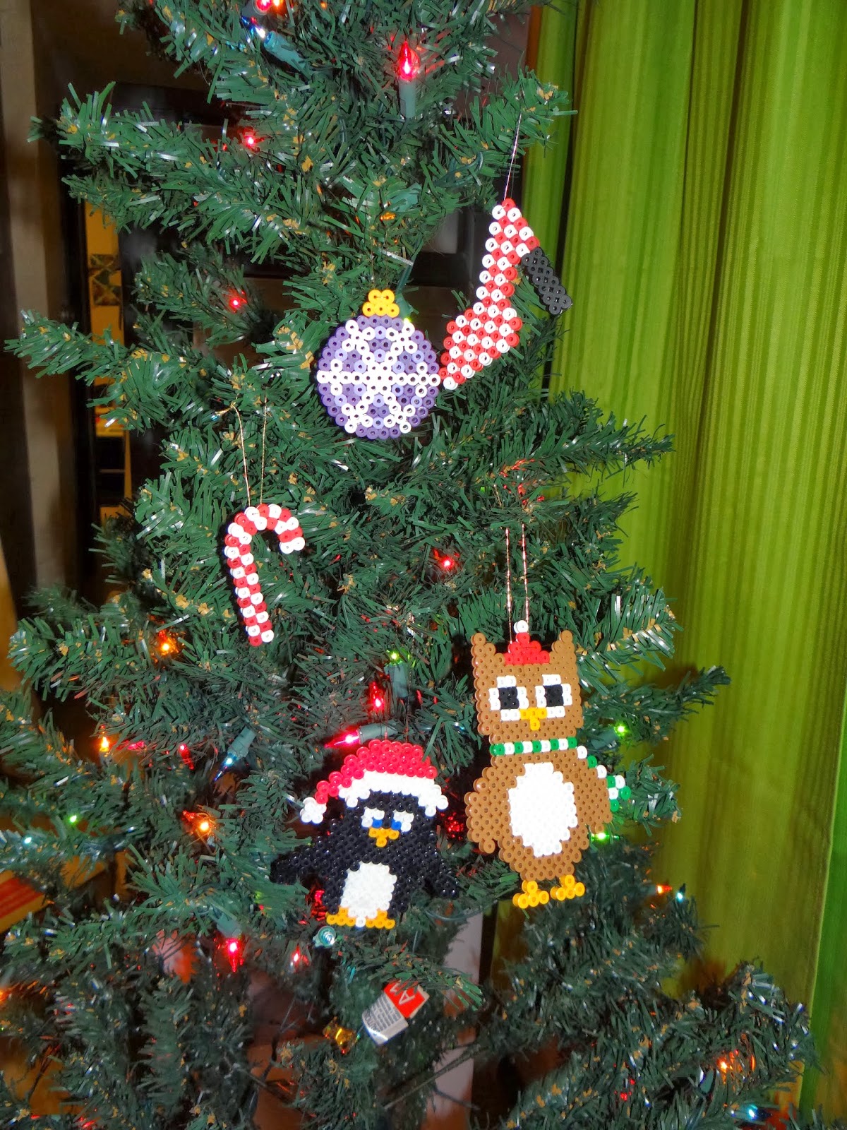 Amber's Craft a Week Blog: Perler Fuse Bead Ornaments