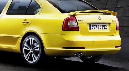 Car India Drive: Skoda Laura RS